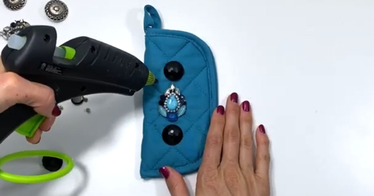 DIY Eyeglass Case Craft for Seniors in Aged Care - Memory Lane Therapy